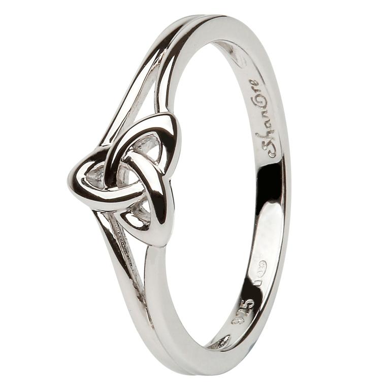 Trinity Knot Ring – Funky Skunk